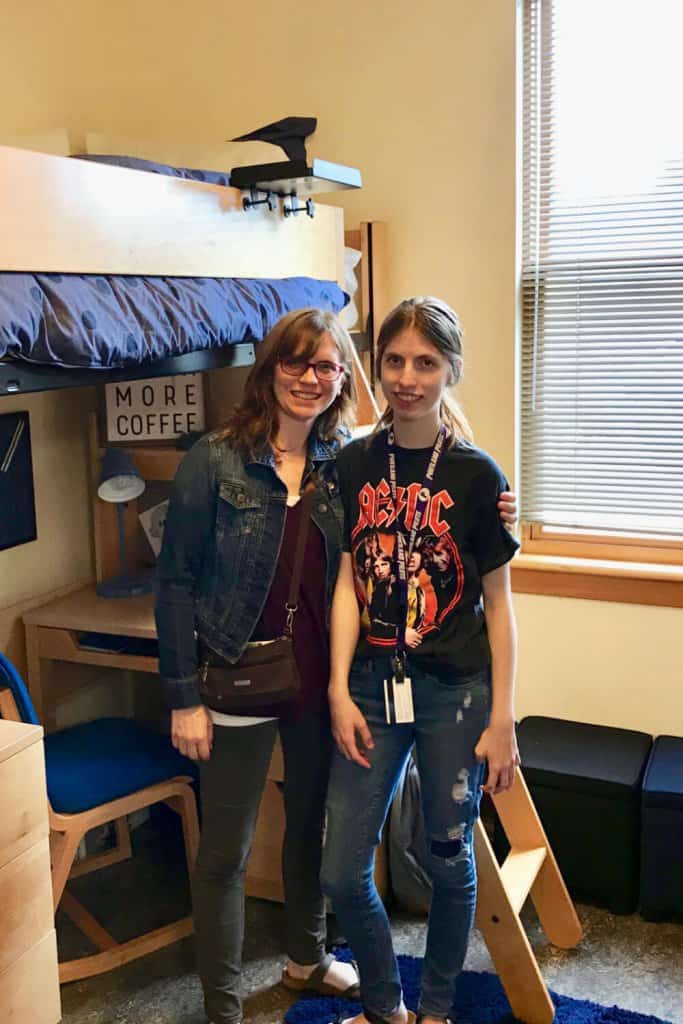 How To Make Your College Transition Easier For Your Mom - Sunshine and ...