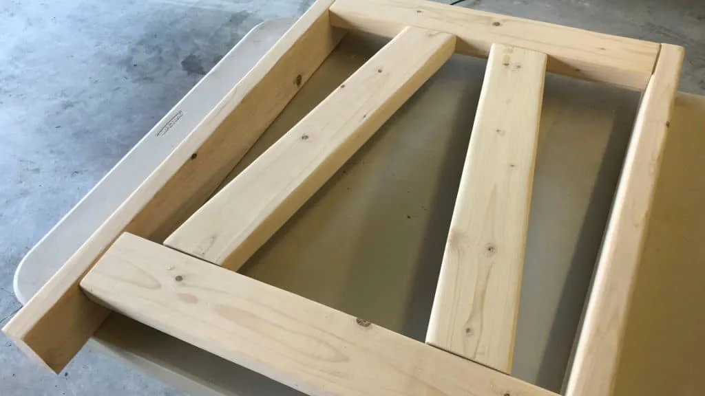 How To Build A Desk - Sunshine and Rainy Days