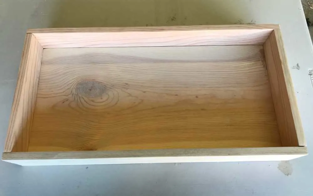 DIY Wood Tray - Sunshine and Rainy Days