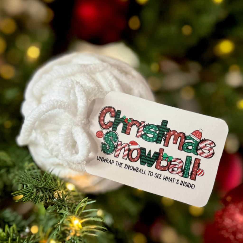 Yarn Snowball - A Creative Way To Give Gift Cards - Sunshine and Rainy Days