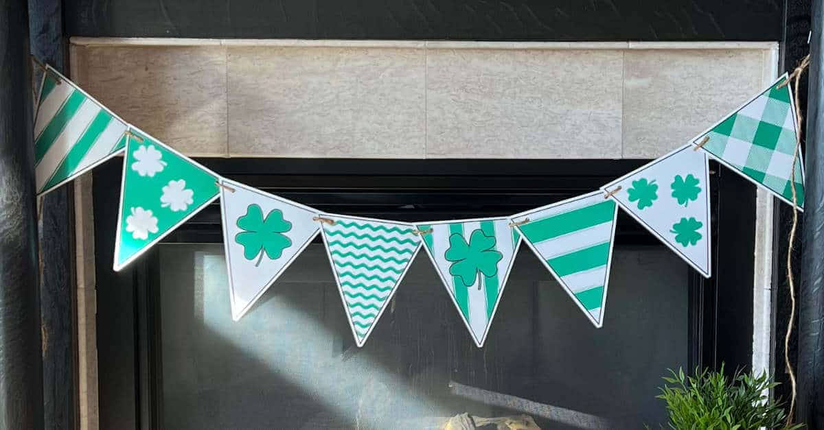 Printable St. Patrick's Day Banner Flags - Sunshine and Rainy Days