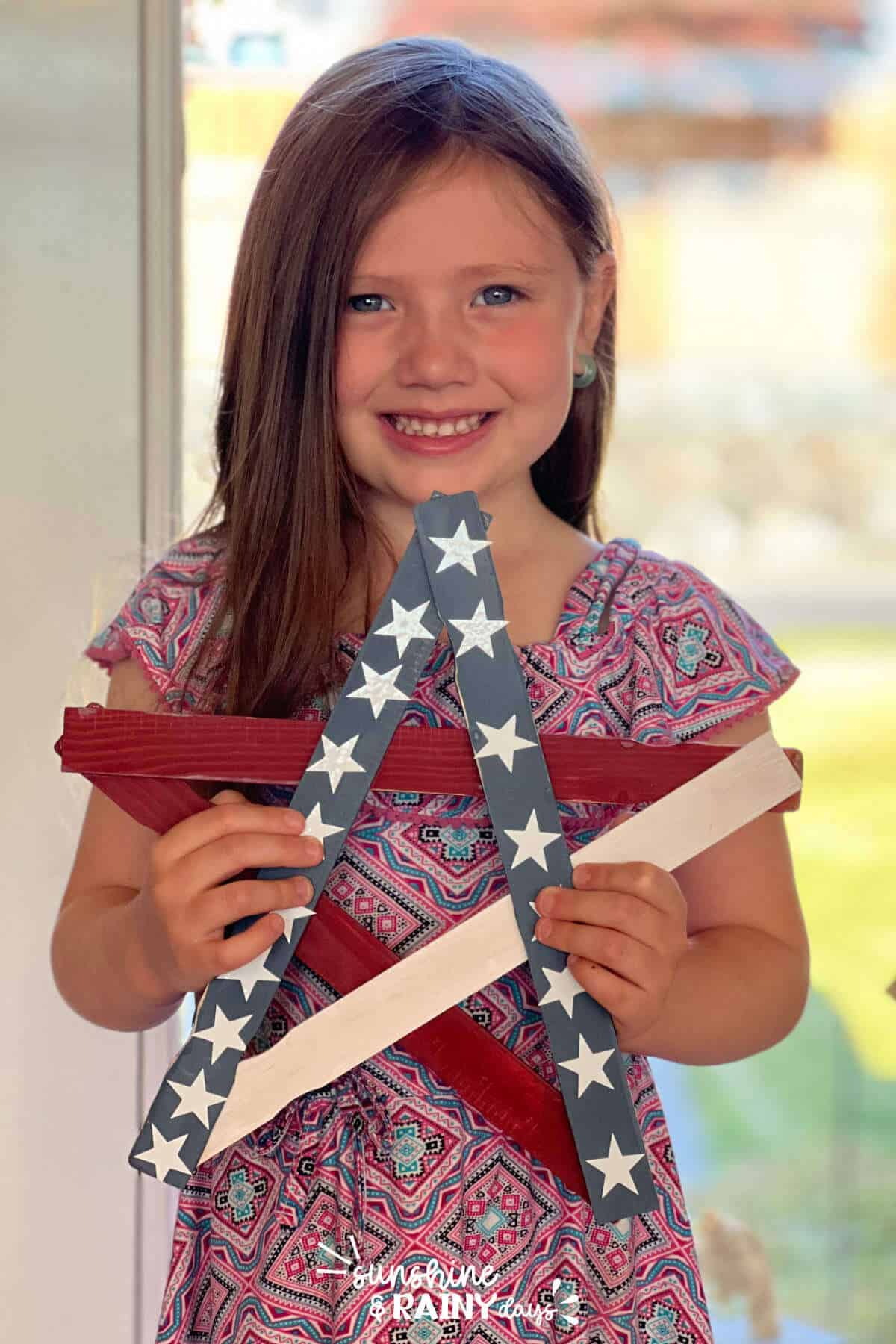 How To Make A Star From Paint Sticks - Sunshine and Rainy Days